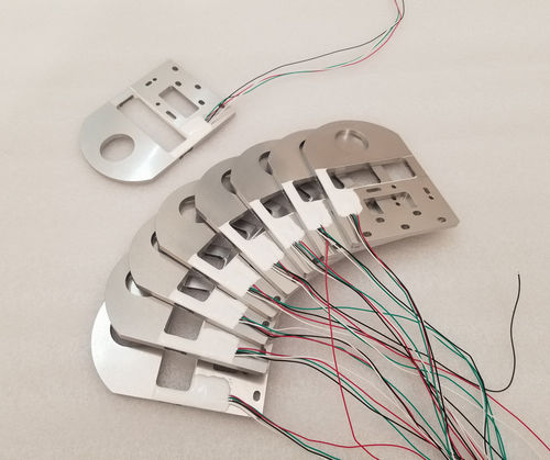Custom made low profile compression force load cell with 1kg capacity
